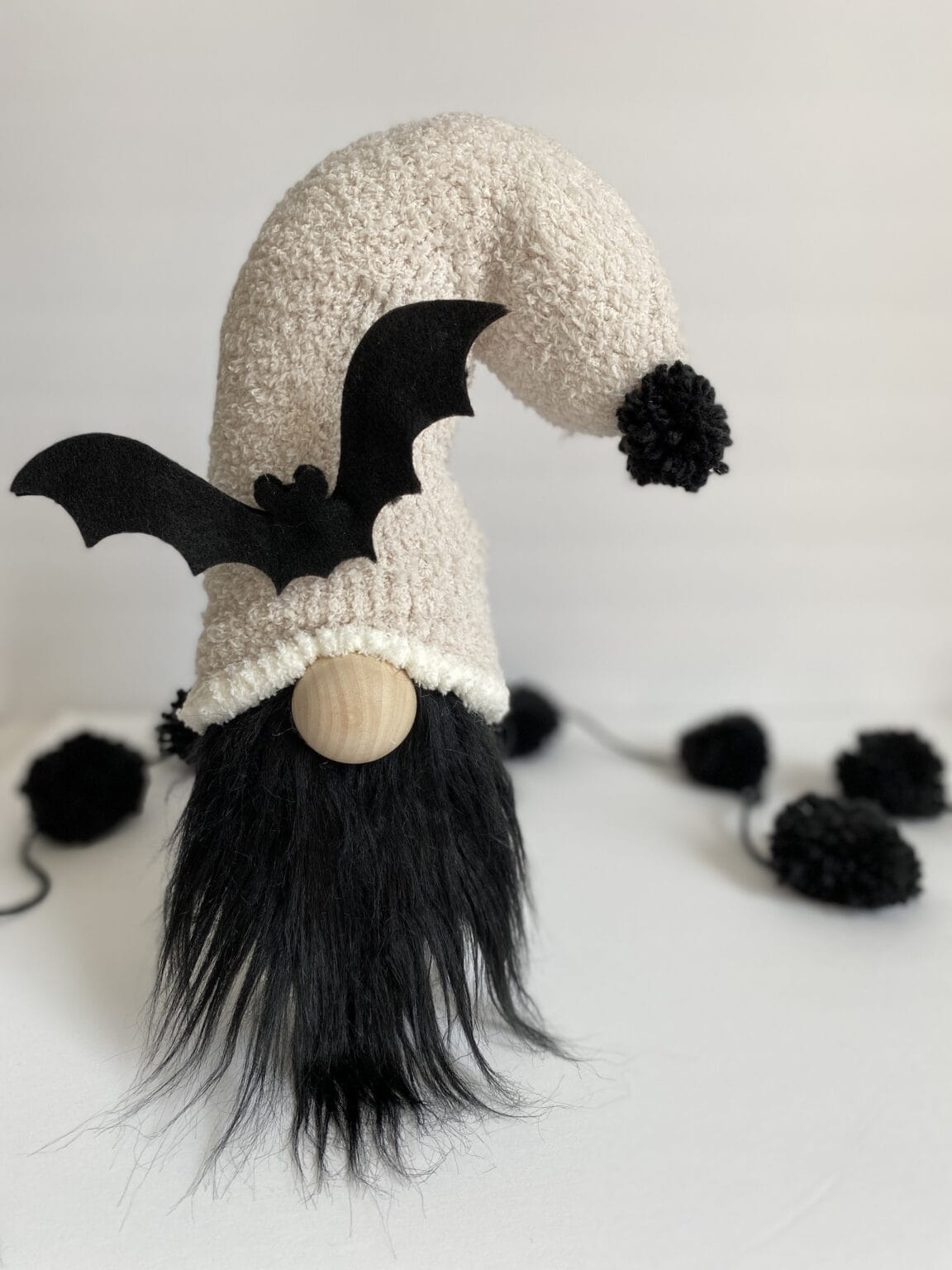 Make Adorable Pine Cone Gnomes (DIY Tutorials)