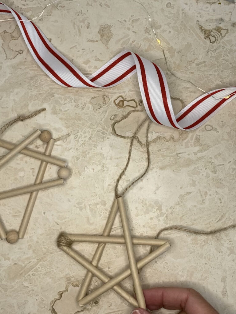 How To Make Stars Out of Straws : Easy Tutorial With Photos