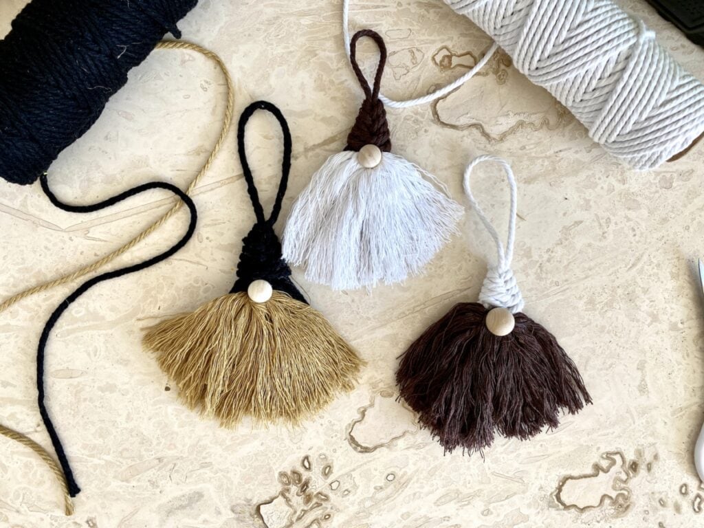 How To Make A Gnome Beard Out of Yarn - Hootshack