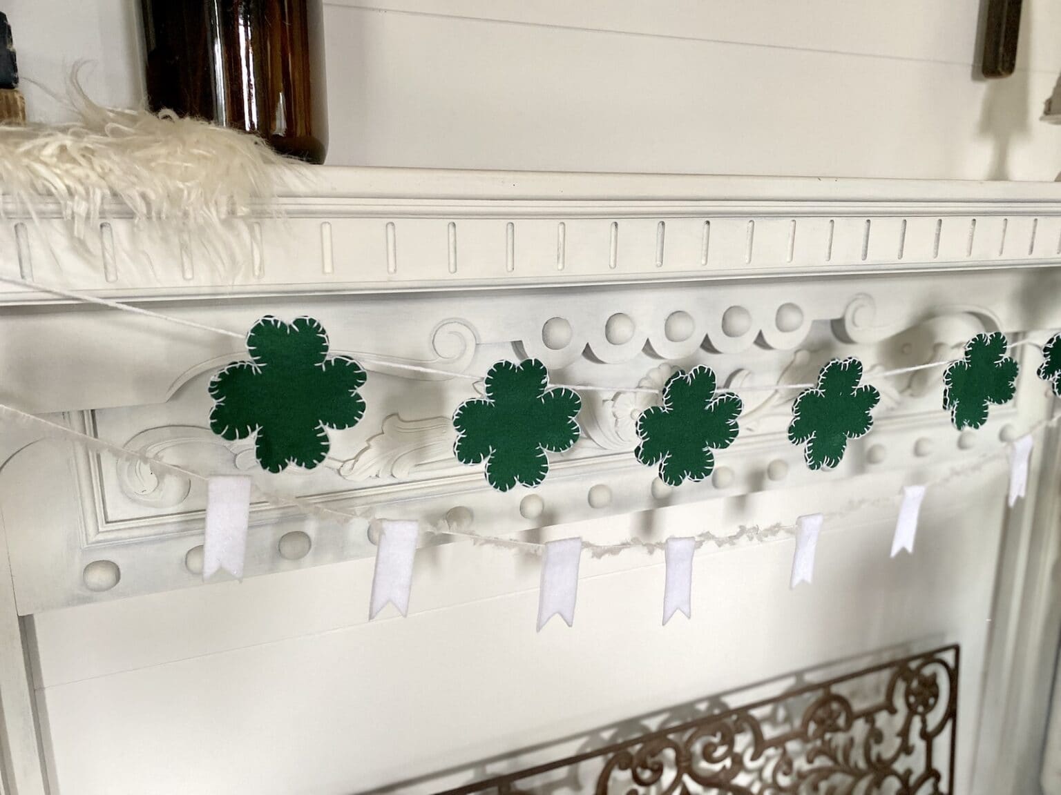 St. Patrick's Day Garland DIY: Shamrocks (Free Pattern!)
