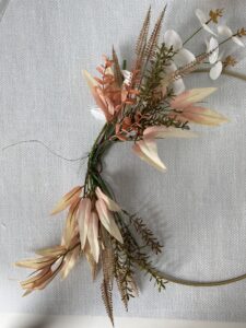 Metal Hoop Wreath DIY (Ideas and Instructions)