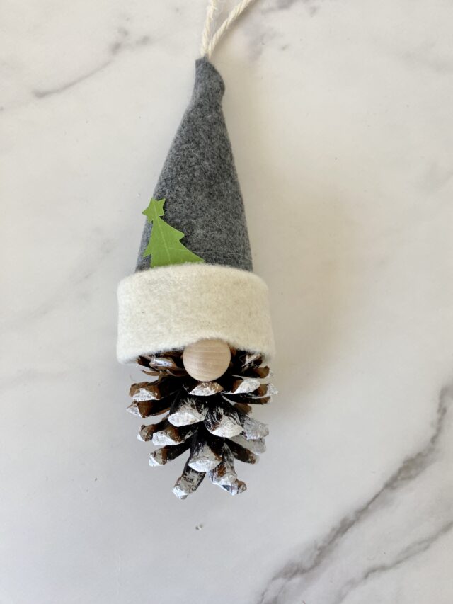 Make Adorable Pine Cone Gnomes (DIY Tutorials)