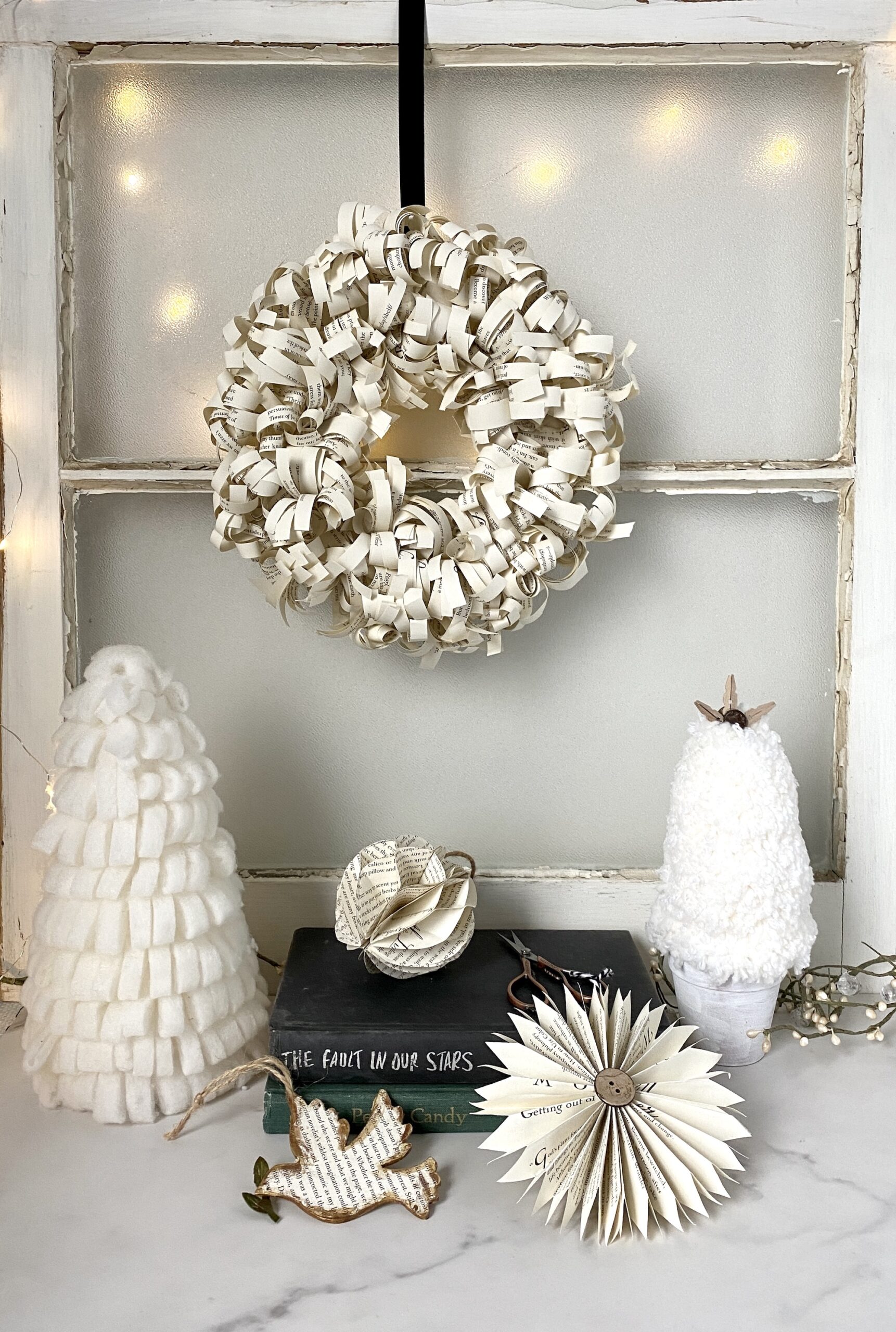 How To Make A Curled Paper Wreath With Book Pages : Tutorial With Pictures