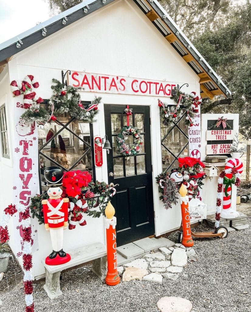 Stunning Sheds Decorated For Christmas