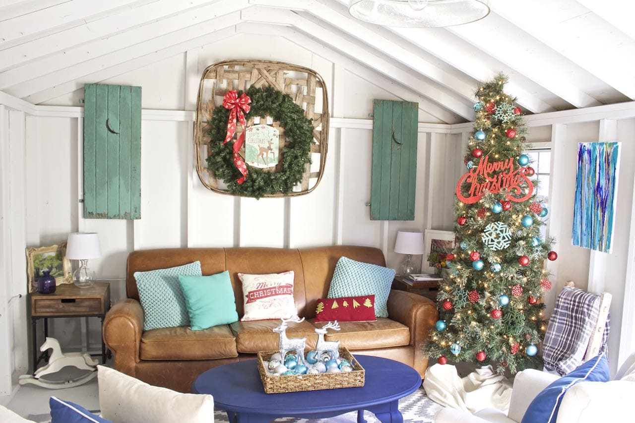 Stunning Sheds Decorated For Christmas